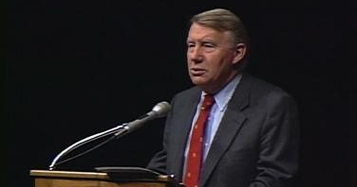 The Al Neuharth Award for Excellence in Media | Robert MacNeil - 1996 ...