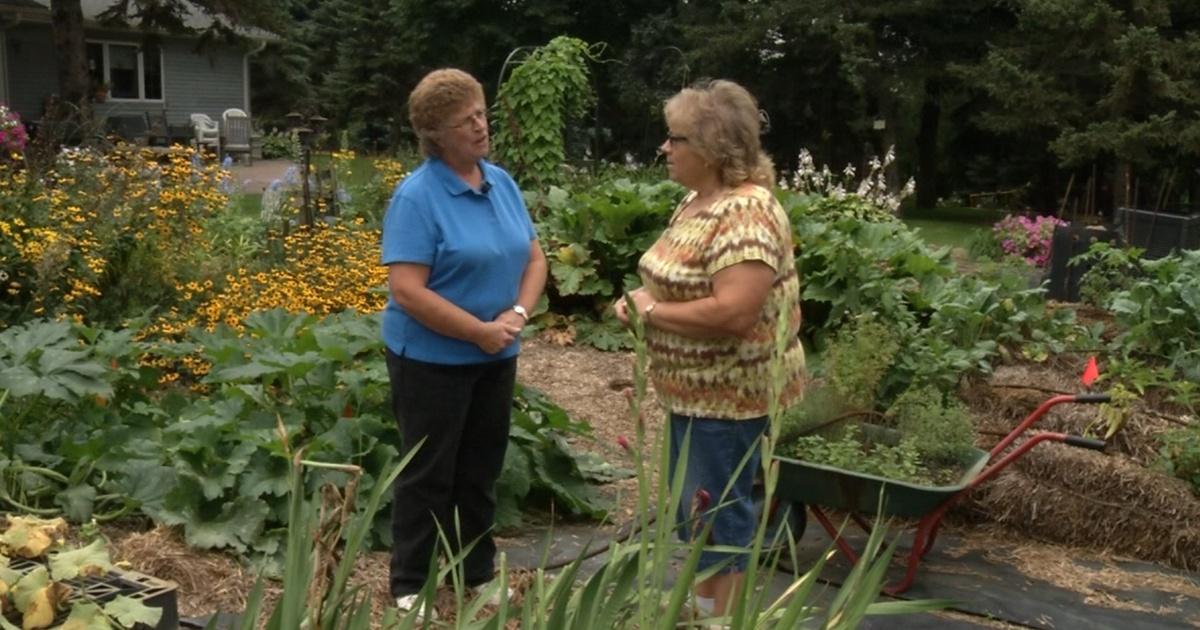 Prairie Yard & Garden | Straw Bale and Pallet Gardening | Season 28 ...