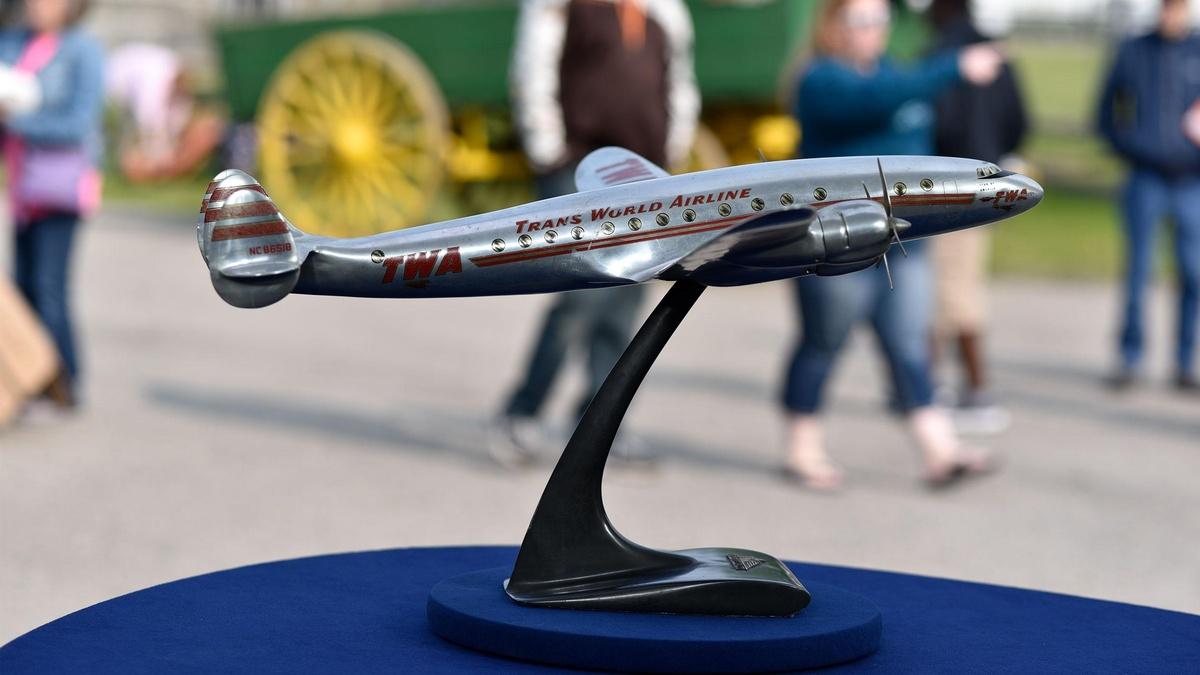 Appraisal: TWA Display Model, ca. 1948 | Antiques Roadshow | THIRTEEN ...
