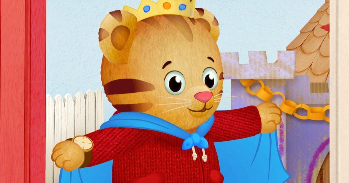 Daniel Tiger's Neighborhood | Daniel Plays by Himself (Spanish ...