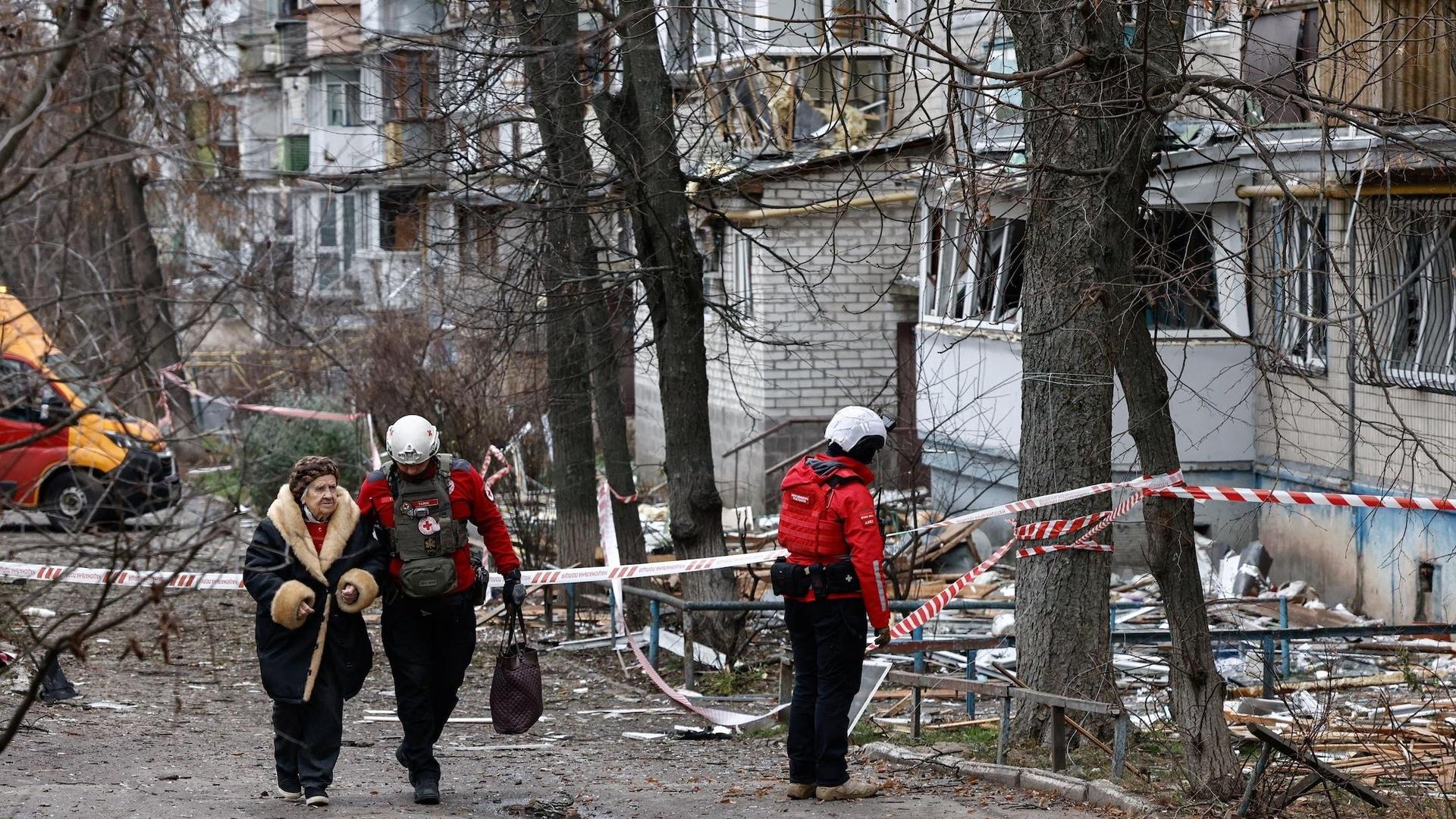 December 24, 2025 - PBS News Hour full episode | PBS News Hour | WLIW