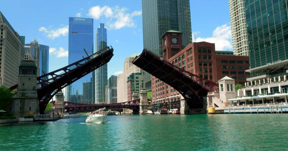 Chicago Tours with Geoffrey Baer | Inside a Chicago River Bridge House ...