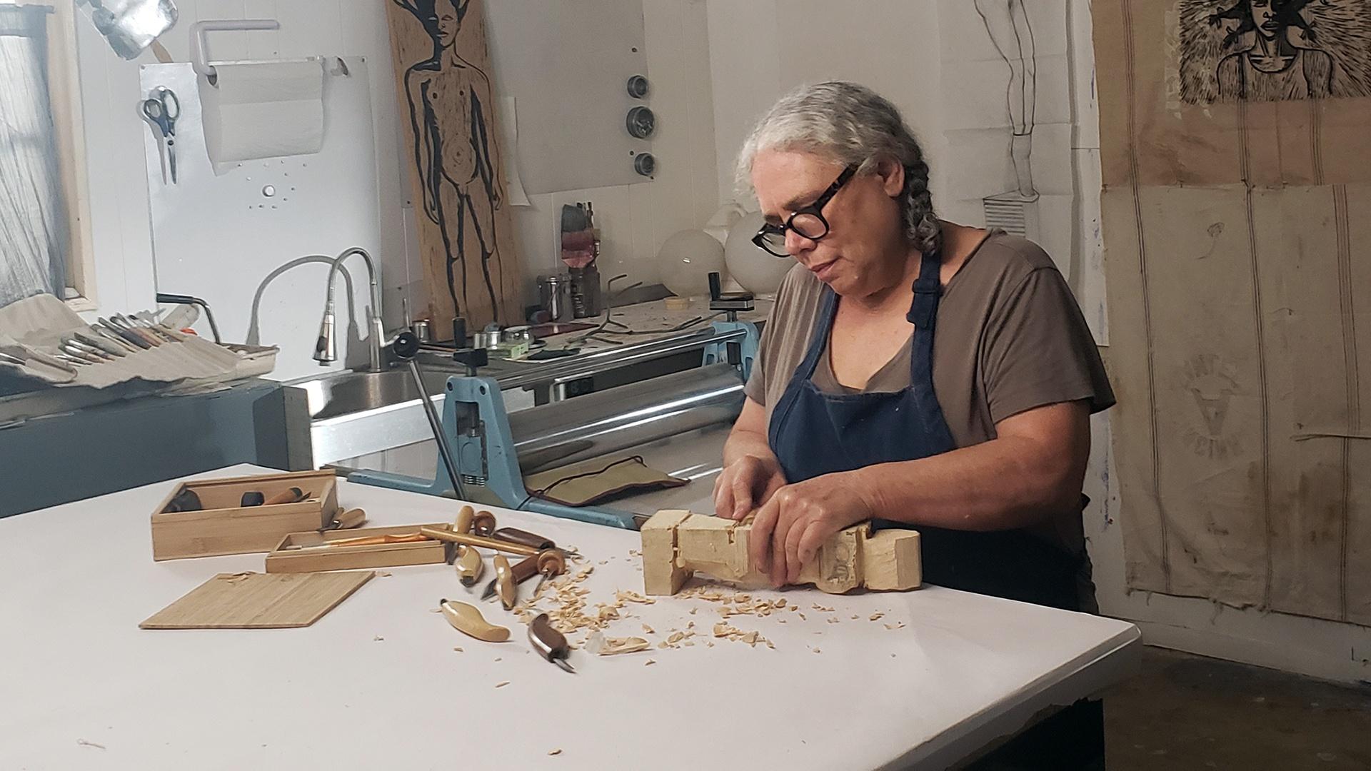 Artist Alison Saar on whittling | Craft in America | THIRTEEN - New ...