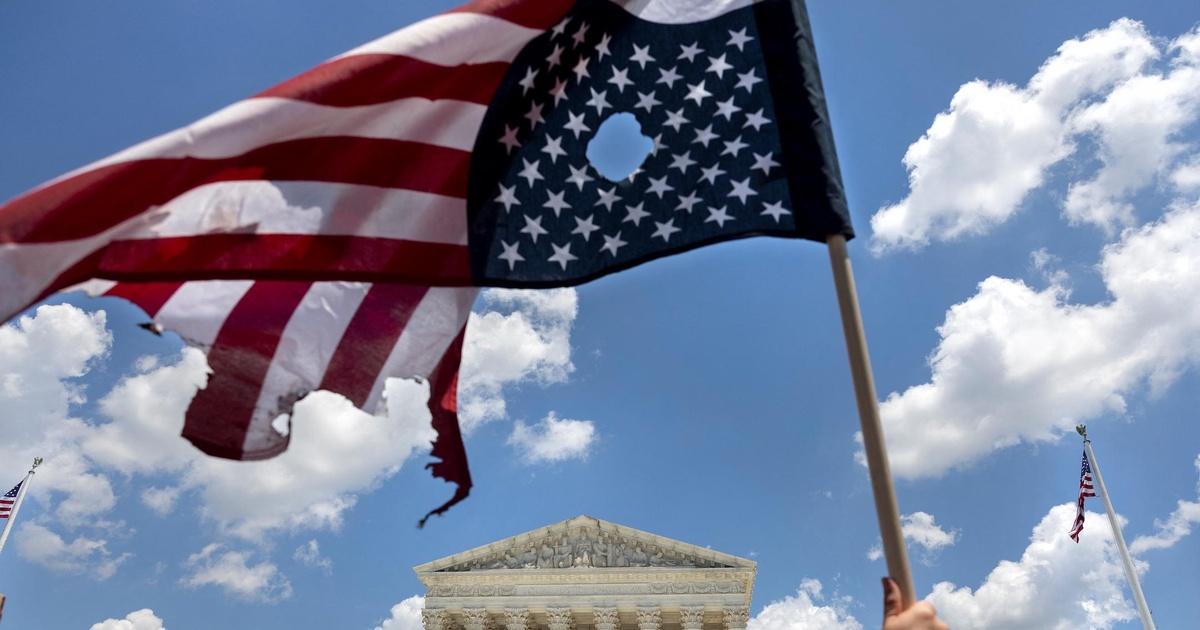 PBS News Hour | Former neighbor disputes Alito's upside-down flag ...