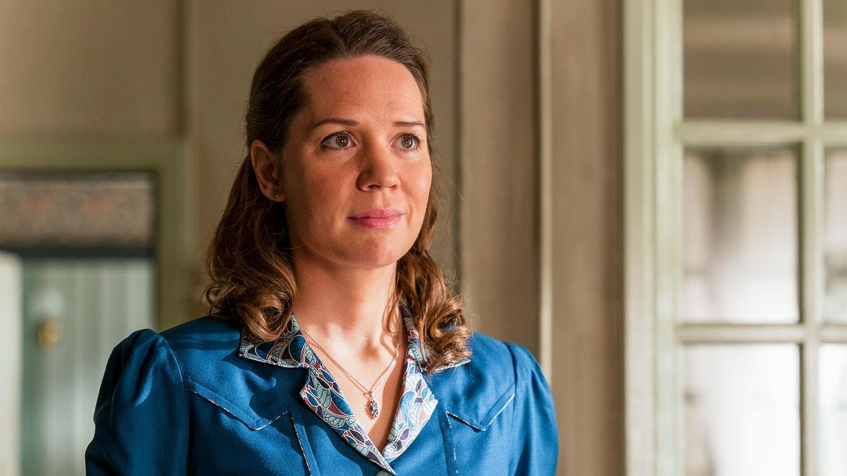 Episode 5 | Seaside Hotel | THIRTEEN - New York Public Media