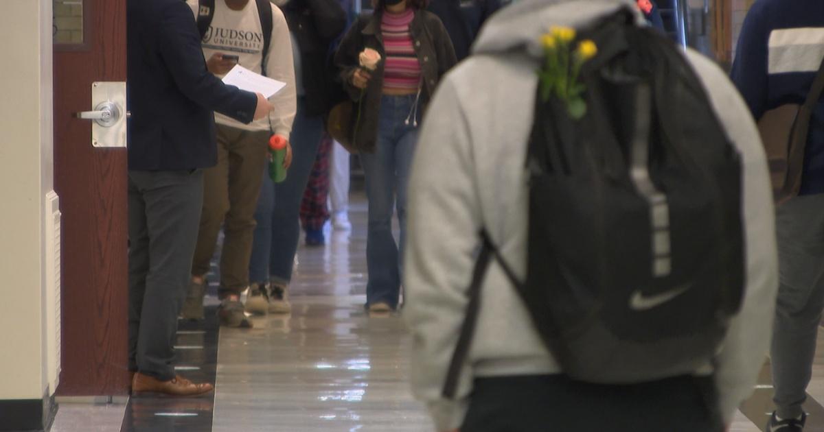Chicago Tonight: Latino Voices | New Study Reveals Pandemic's Effect on ...