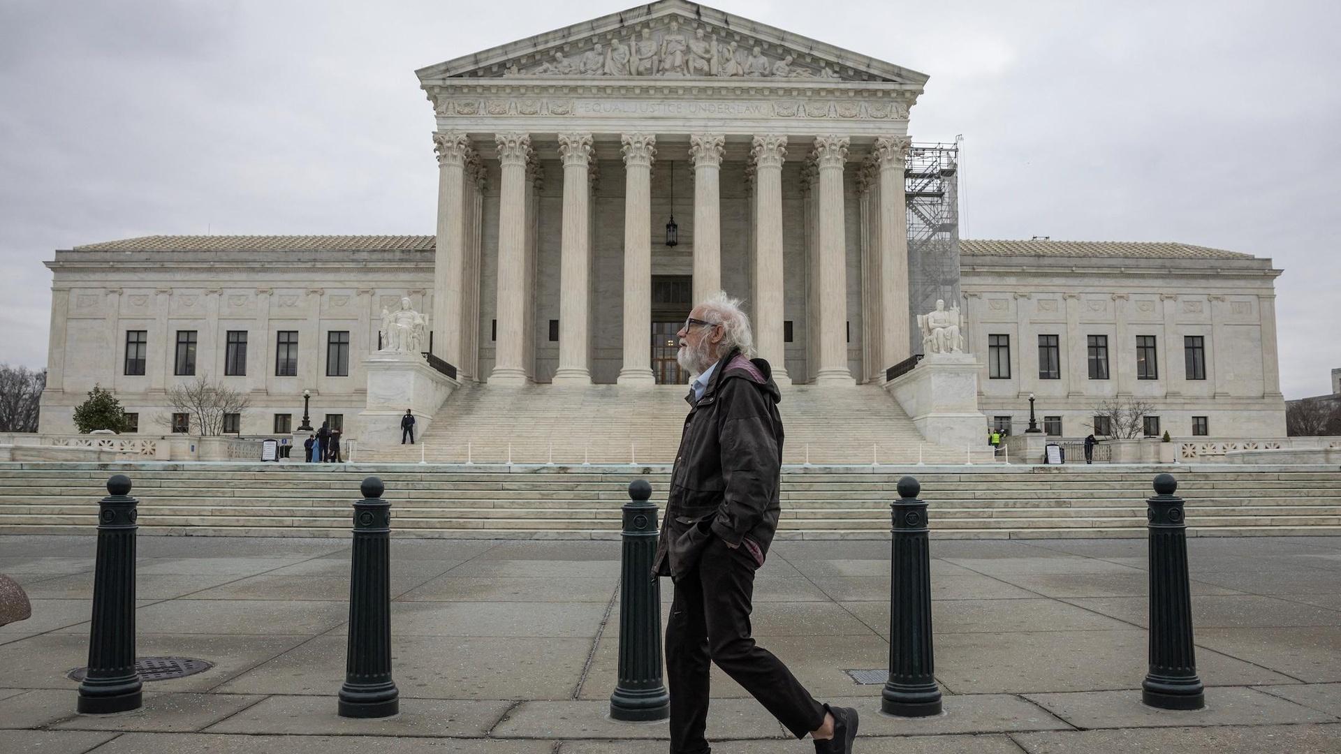 Mexico argues gunmakers liable for cartel gun violence | PBS News Hour ...