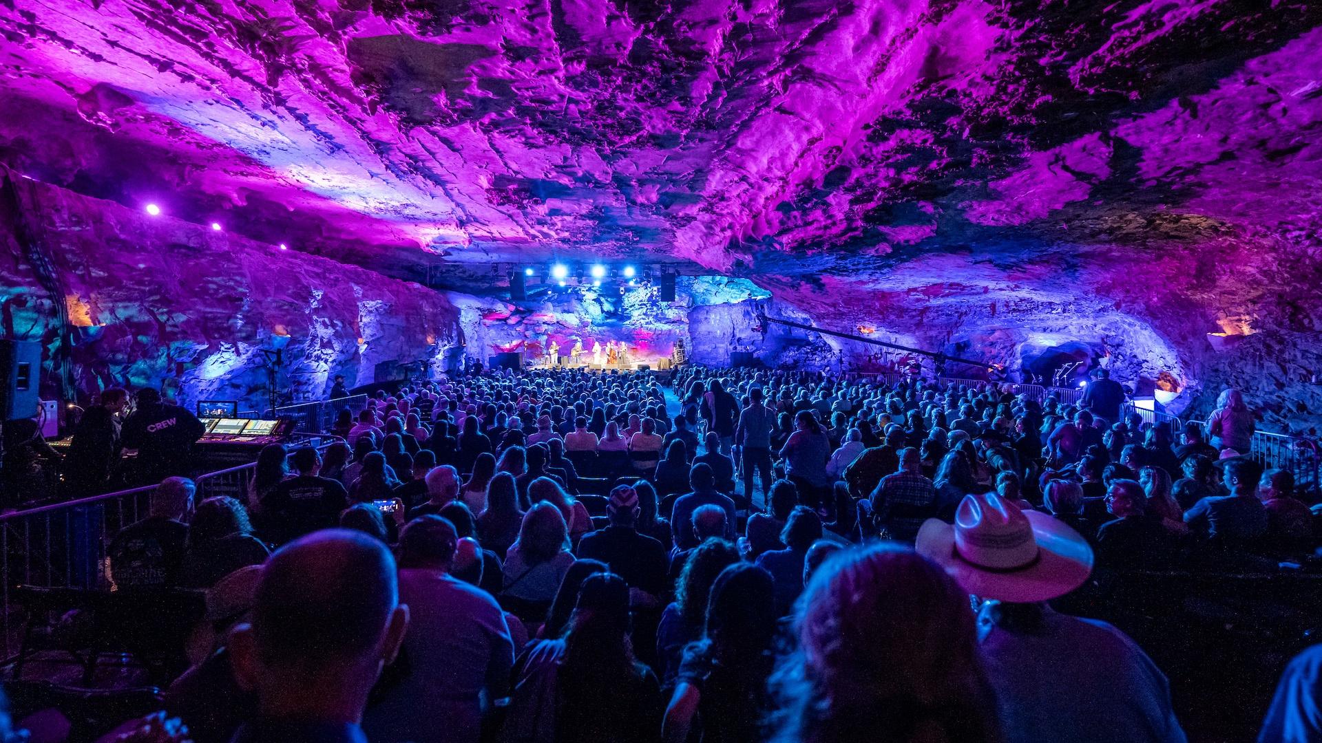 Bronwyn Keith-Hynes performs "Trip Around the Sun" | The Caverns ...