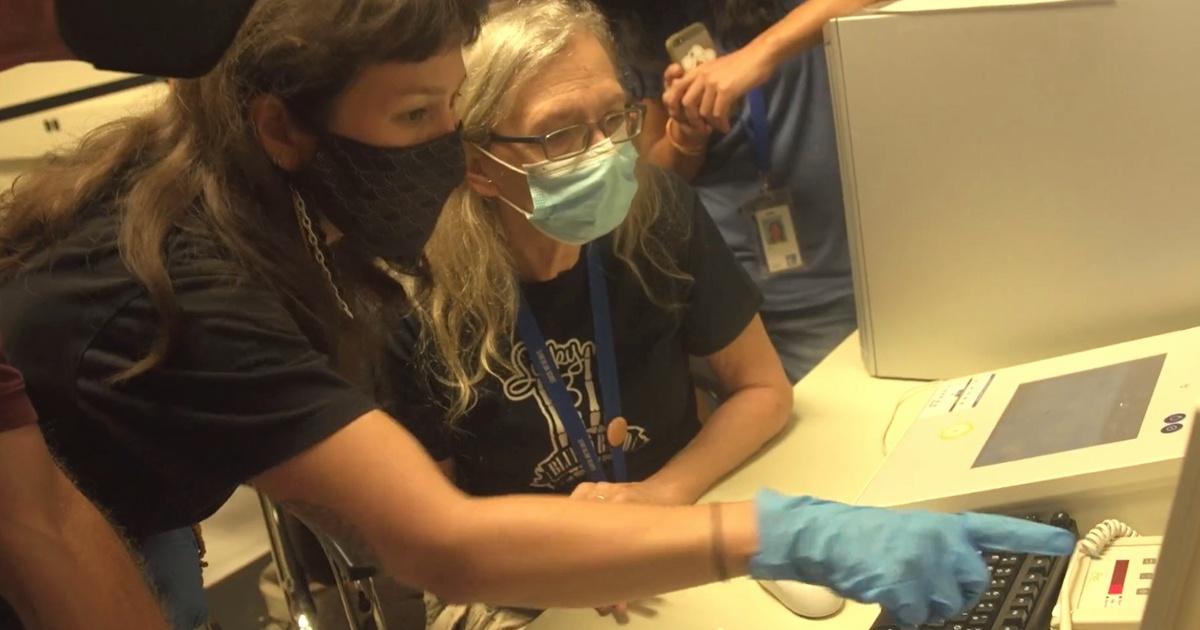 Chicago Tonight | Field Museum Staff Views X-Ray of Archaeopteryx ...