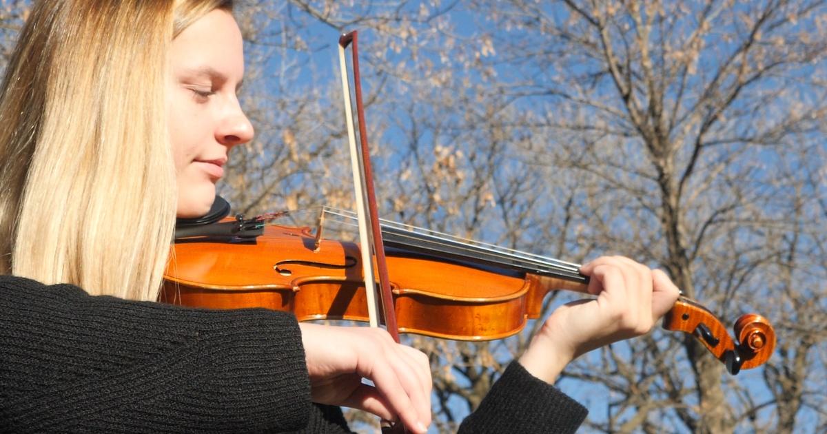 Postcards | Ashley Guse, Violinist | Season 12 | Episode 7 | PBS