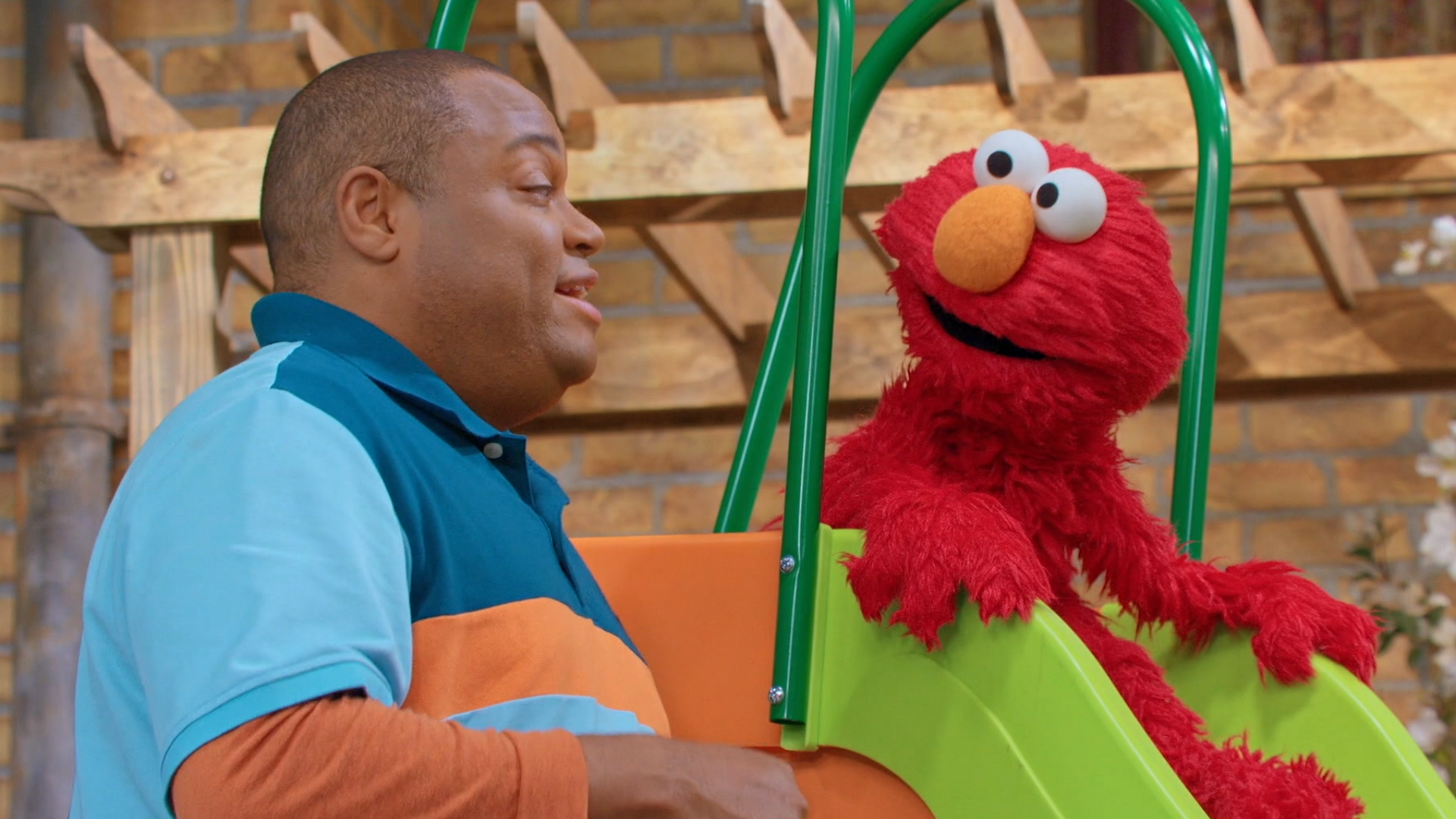 Elmo Goes Down the Big Slide | Watch online at WTTW.com