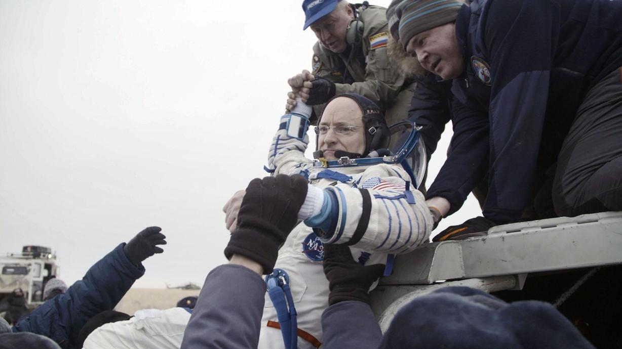 Scott Kelly Returns to Earth After a Year in Space | Watch A Year in ...