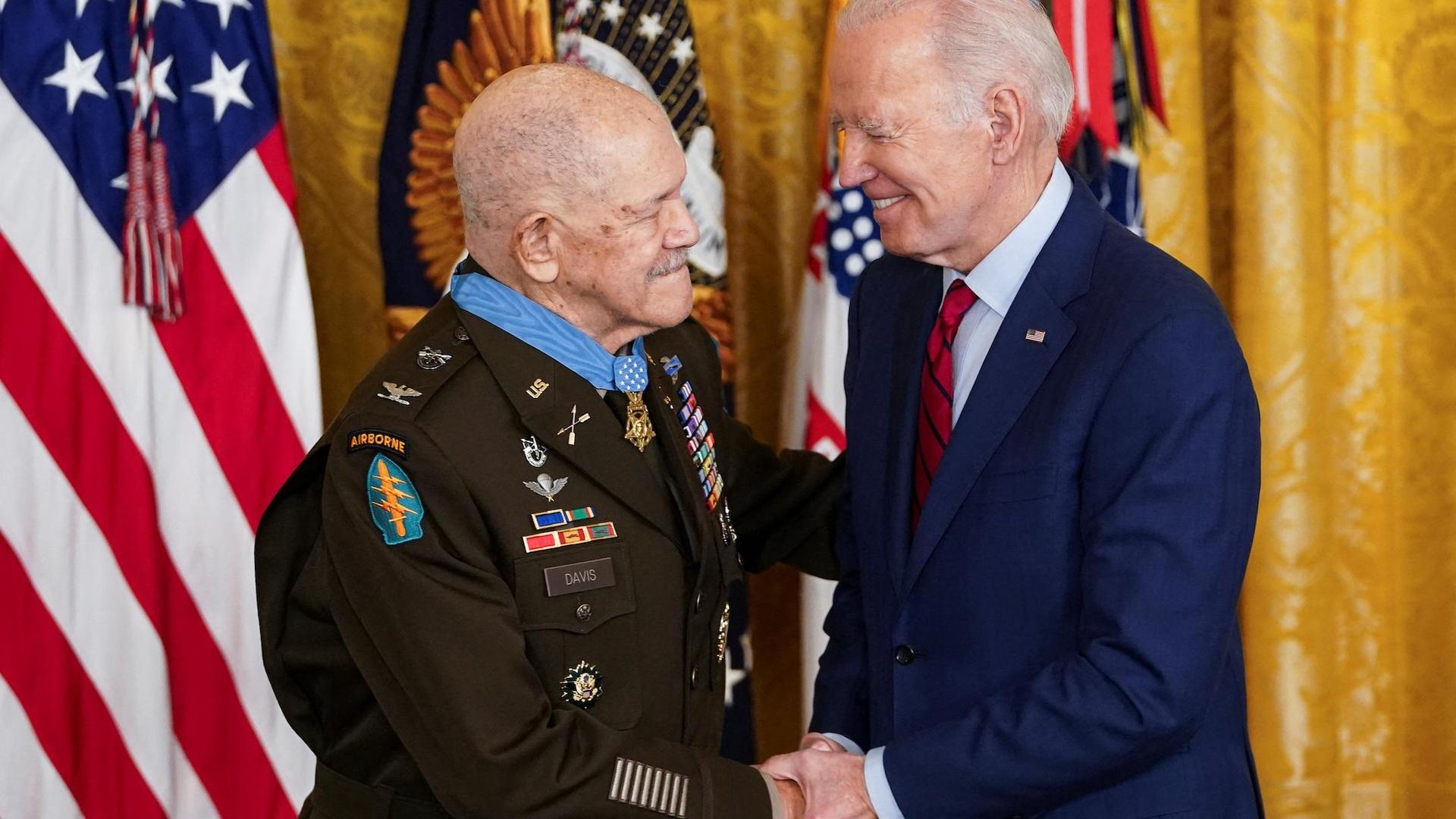 Medal of Honor awarded to Col. Paris Davis | PBS News Hour | THIRTEEN ...