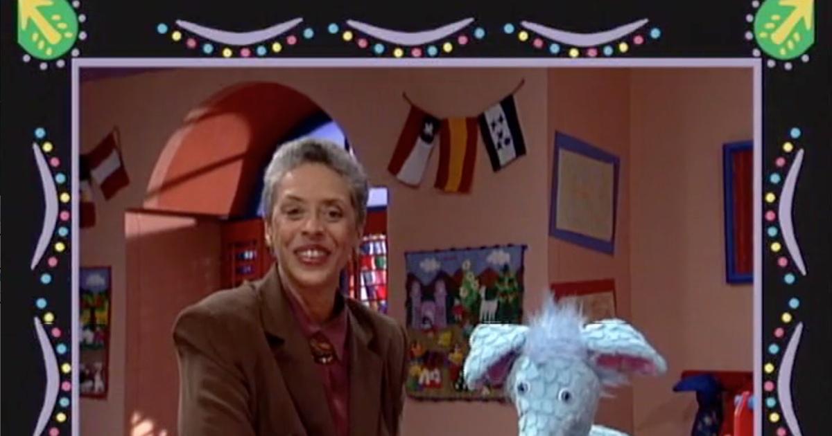 Salsa | Season 2 | Episode 208: Portrait of the Artist as a Young Pig ...