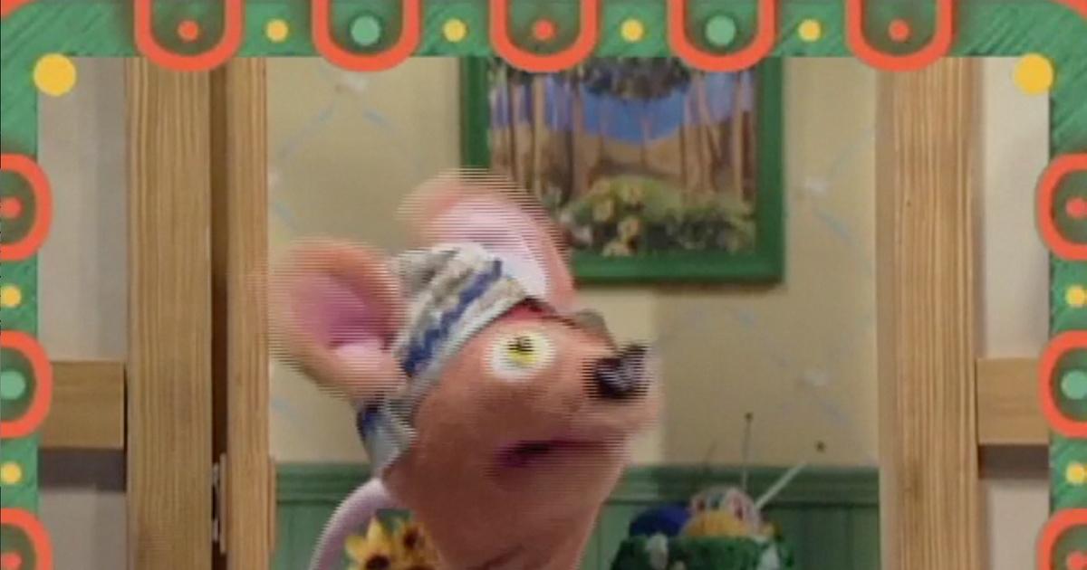 Salsa | Season 1 | Episode 127: Super Armadillo - Vocab | PBS