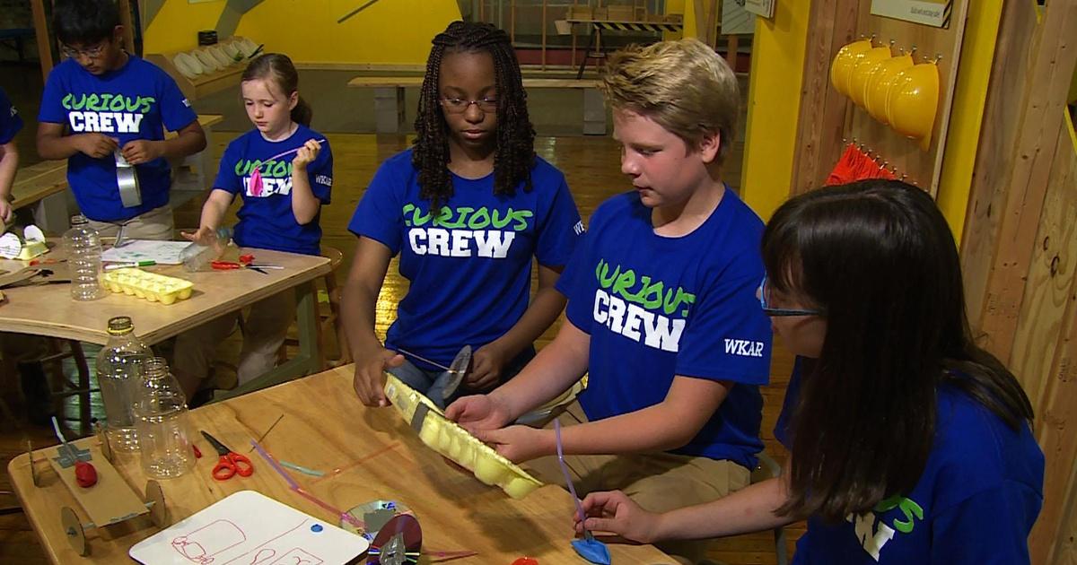 Curious Crew | Air Pressure | Season 1 | PBS