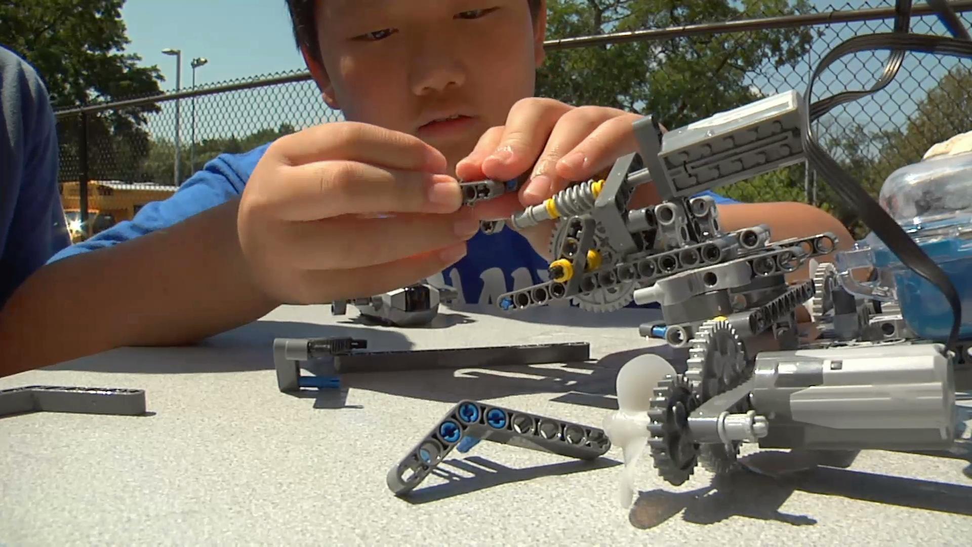 An underwater robotics program is teaching STEM to students | SciTech ...
