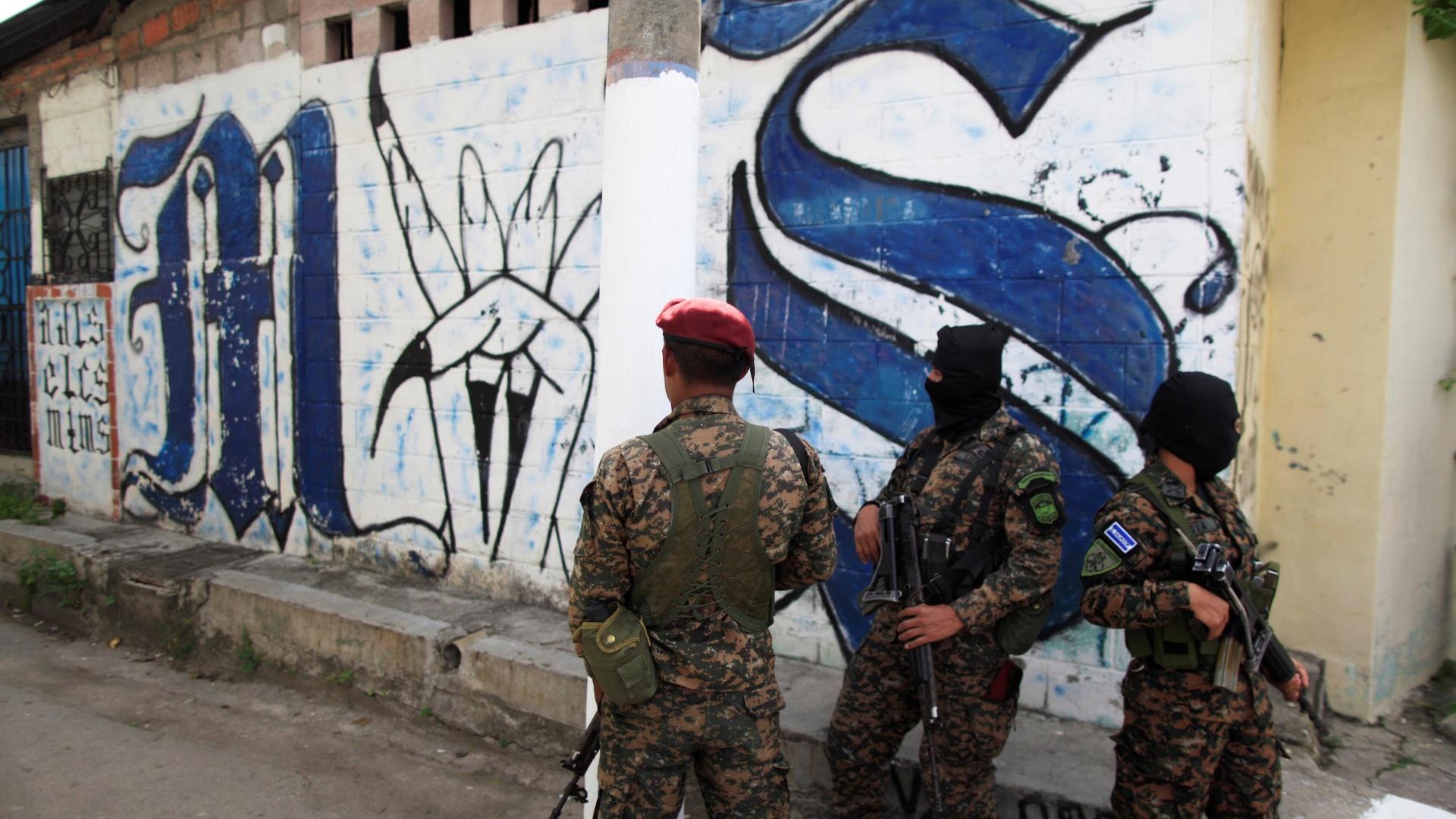 For many in El Salvador, brutal gangs control existence | PBS NewsHour ...