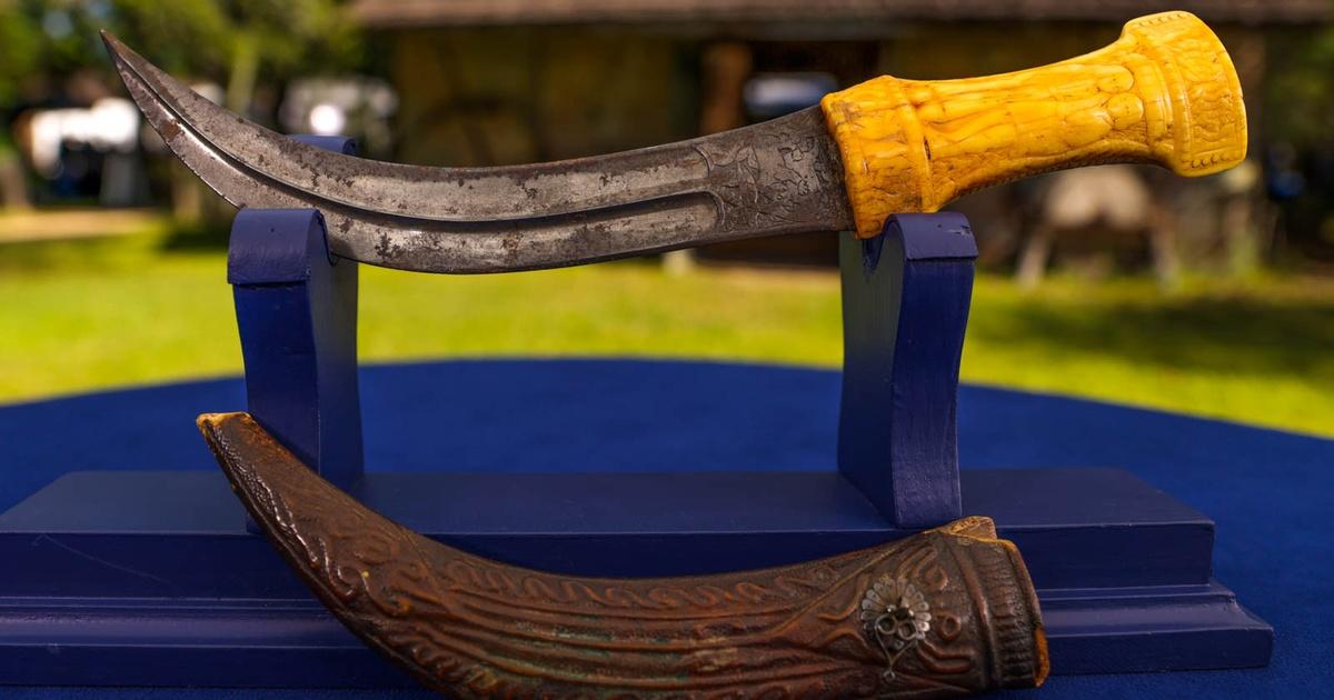 Antiques Roadshow | Appraisal: Persian Dagger with Scabbard, ca. 1850 ...