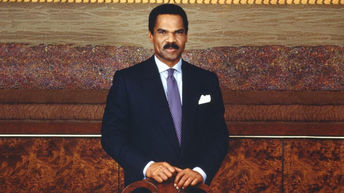 Reginald F. Lewis and the Making of a Billion Dollar Empire | Pioneers ...
