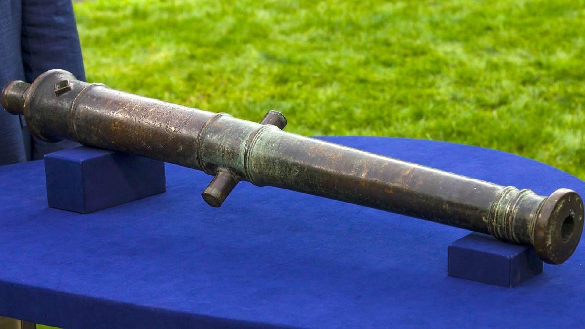 Appraisal: Spanish Colonial Swivel Gun, ca. 1700 | Antiques Roadshow ...