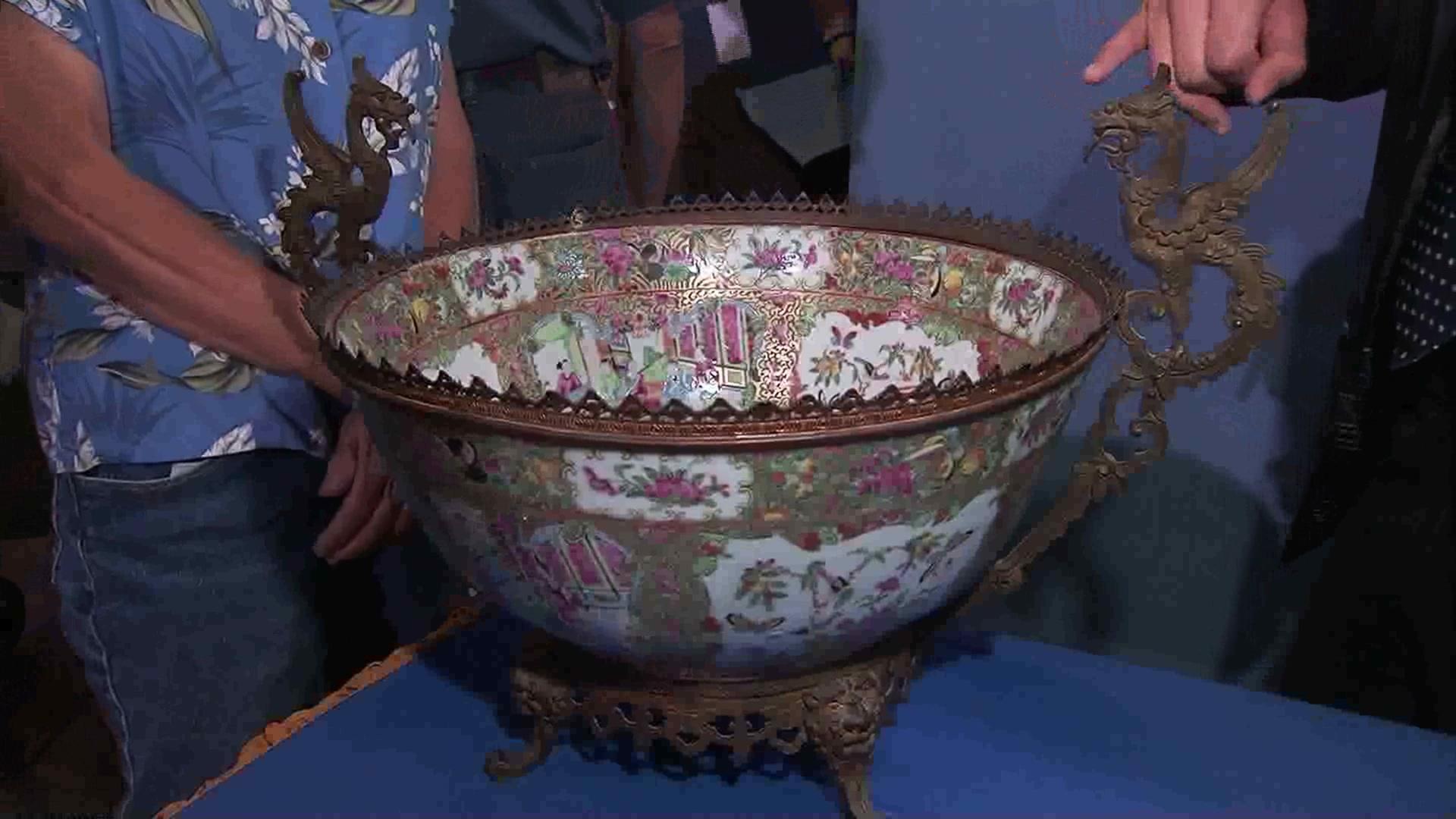 Appraisal: Chinese Rose Medallion Bowl | Antiques Roadshow | THIRTEEN ...