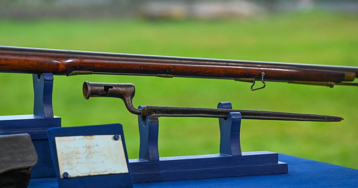 Antiques Roadshow | Appraisal: Pattern 1777 Short Land Musket Group, ca ...