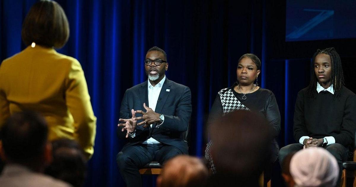 Chicago Tonight | WTTW News Town Hall: The State of Our City | Season ...