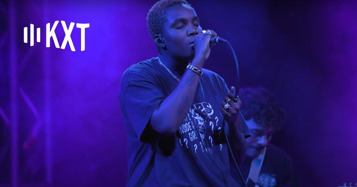 KXT Live Sessions | Arlo Parks - "Blades" & "Weightless" (Live at ...