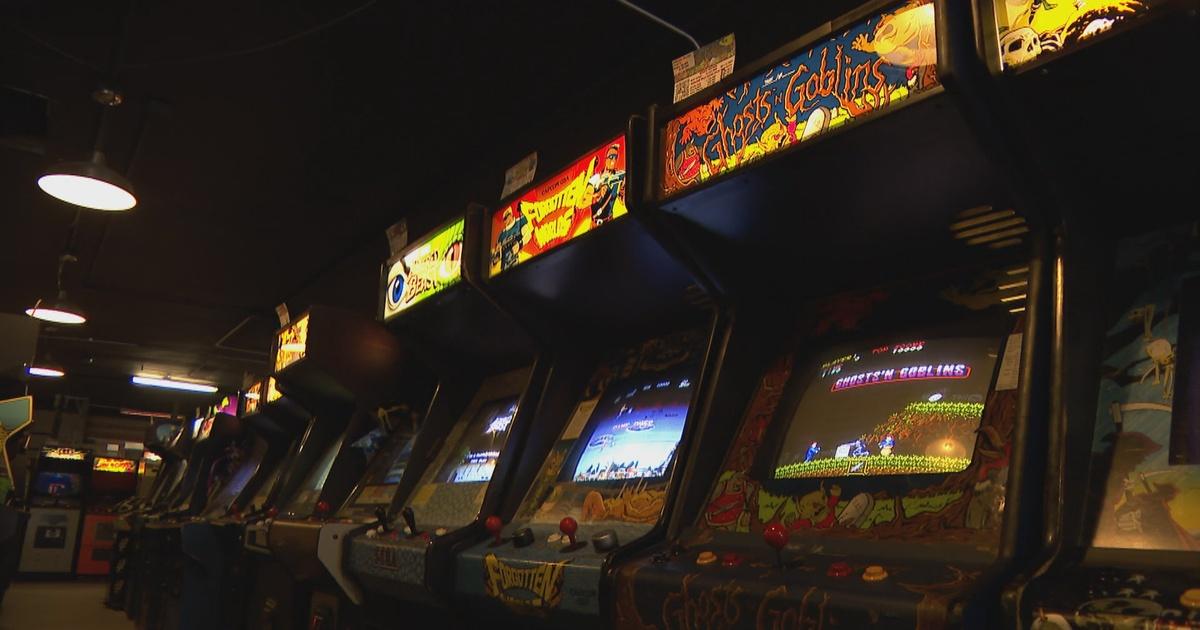 Chicago Tonight | Arcade Culture Gets a Power-Up at Galloping Ghost ...