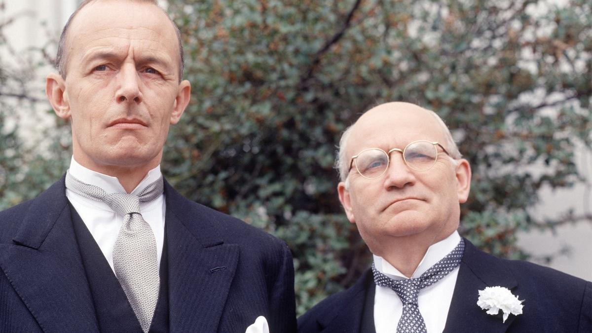 The Million Dollar Bond Robbery | Agatha Christie's Poirot | THIRTEEN ...