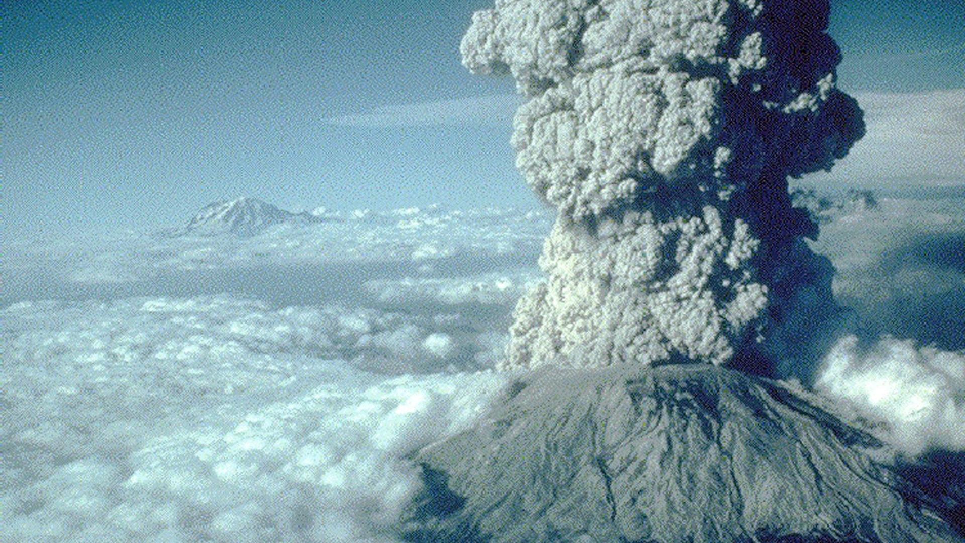 Looking back at Mount St. Helens’ eruption 45 years later | PBS News ...