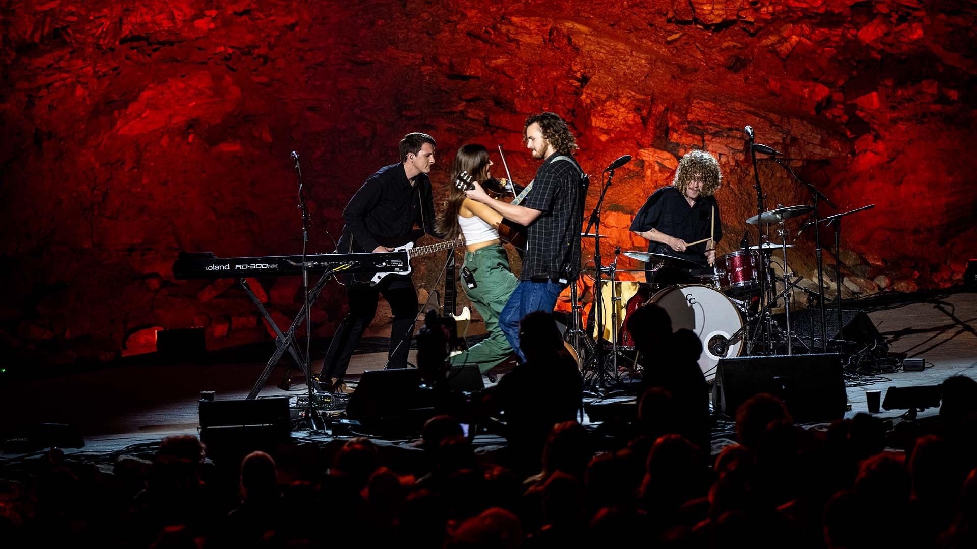 EVAN HONER performs 'Wake Up, Come Down' | The Caverns Sessions ...