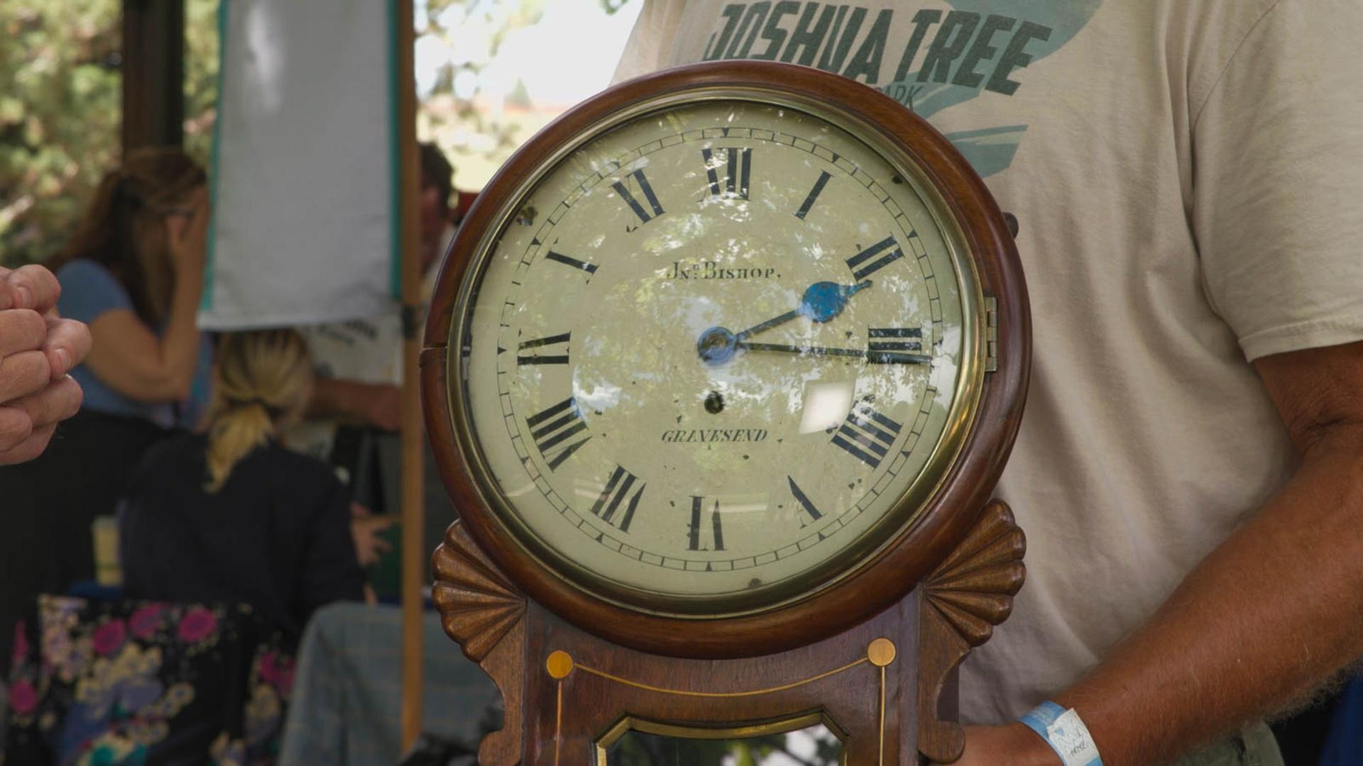 Appraisal: English Pub Clock, ca. 1860 | Antiques Roadshow | THIRTEEN ...