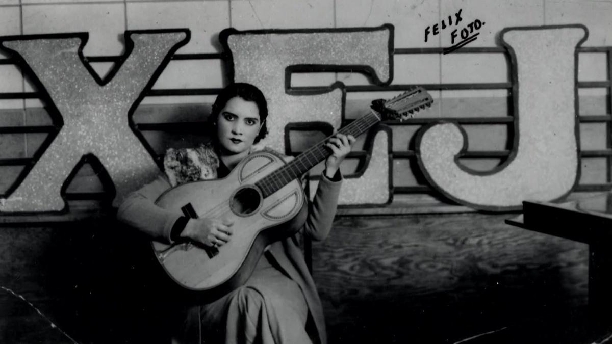 The life of Lydia Mendoza, the 1st queen of Tejano music | PBS News ...