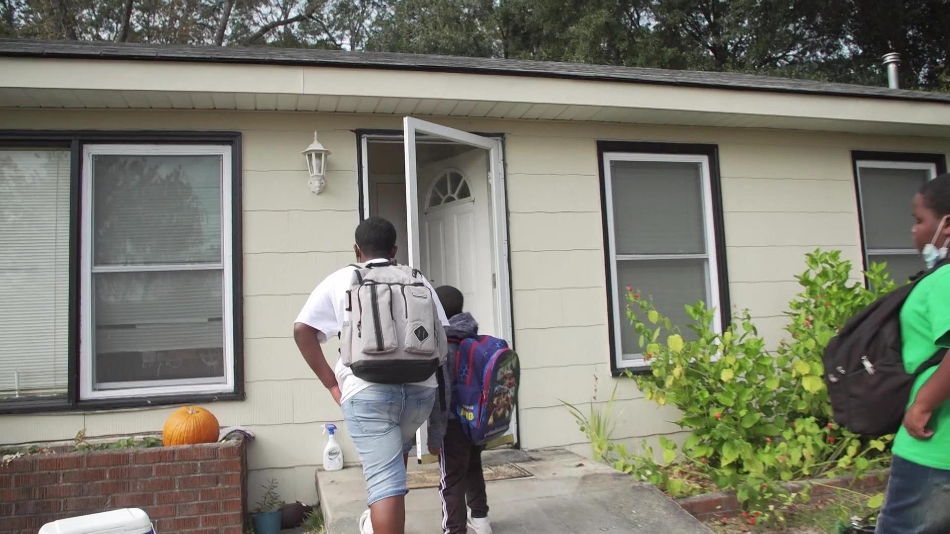 Unresolved grief may haunt kids who lost caregiver to COVID | PBS News ...