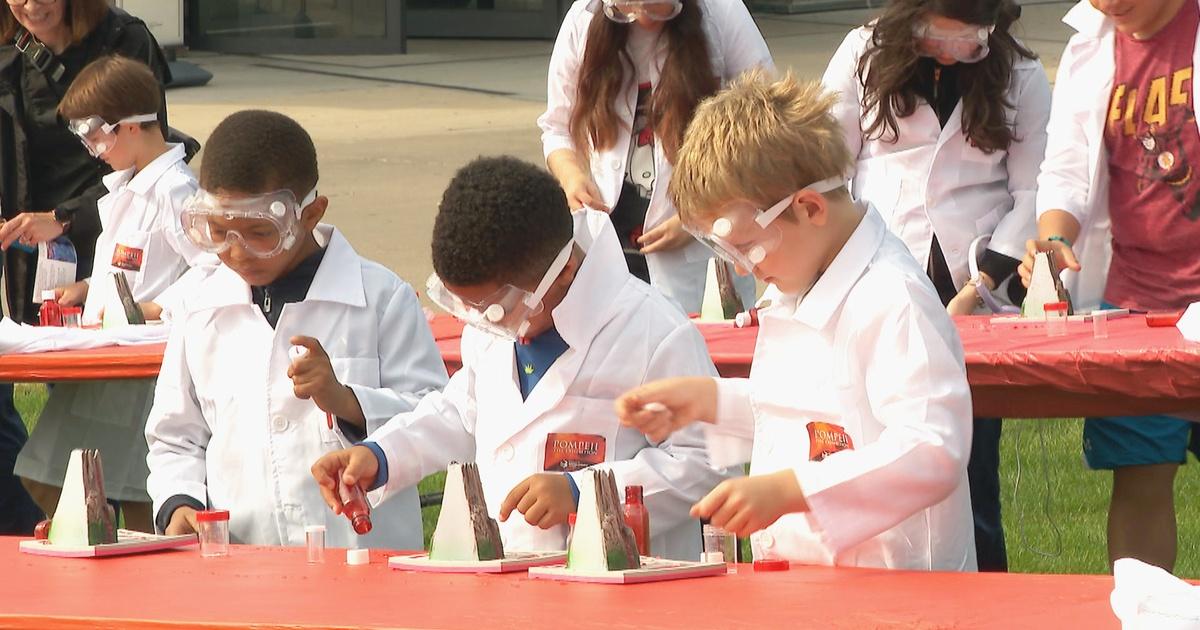 Chicago Tonight | CPS Students Celebrate Museum's 90th Birthday With ...