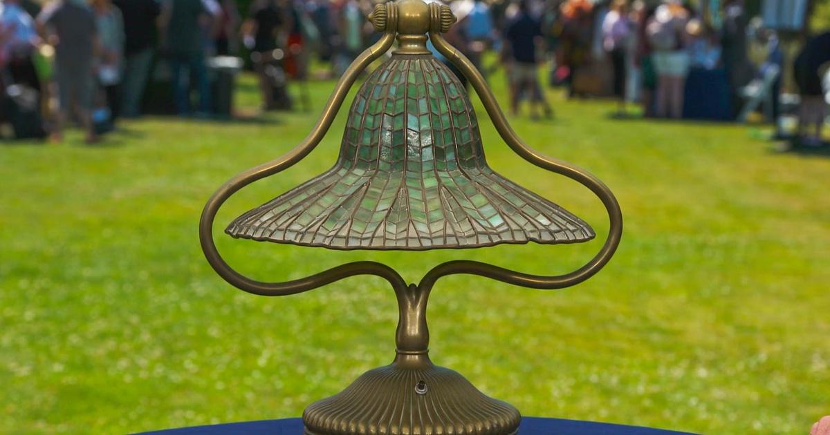 Antiques Roadshow | Appraisal: Tiffany Studios Lotus Bell Table Lamp ...