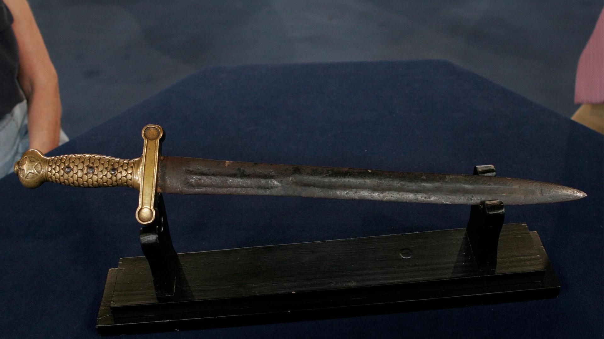 Appraisal: 1840 Texas Artillery Short Sword | Antiques Roadshow ...