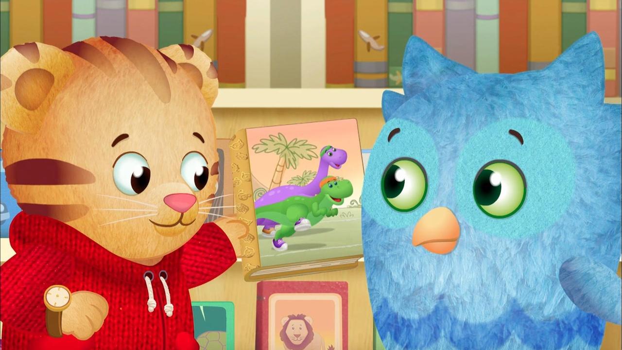 Daniel Tiger's Neighborhood Sharing at the Library; Daniel Shares With ...