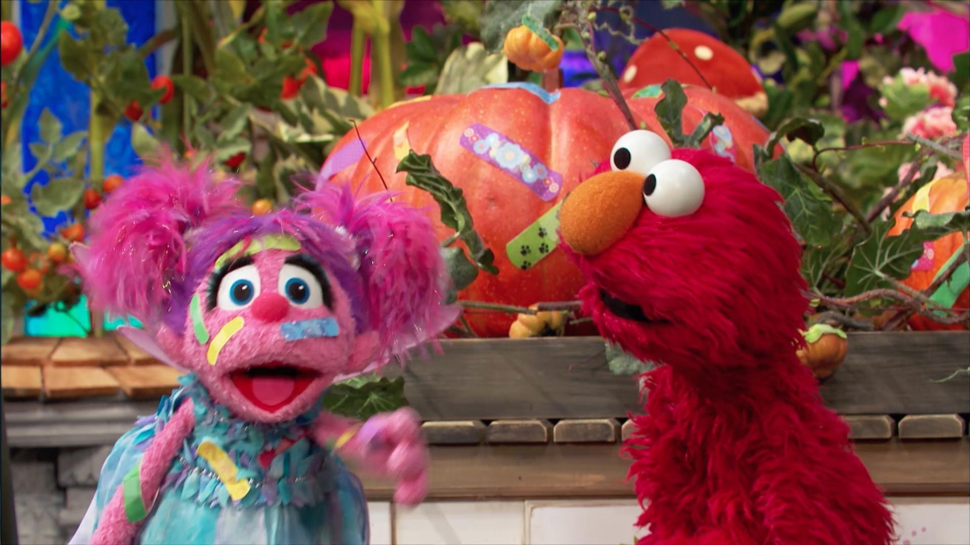 Elmo Steps in for Super Grover | Rocky Mountain PBS