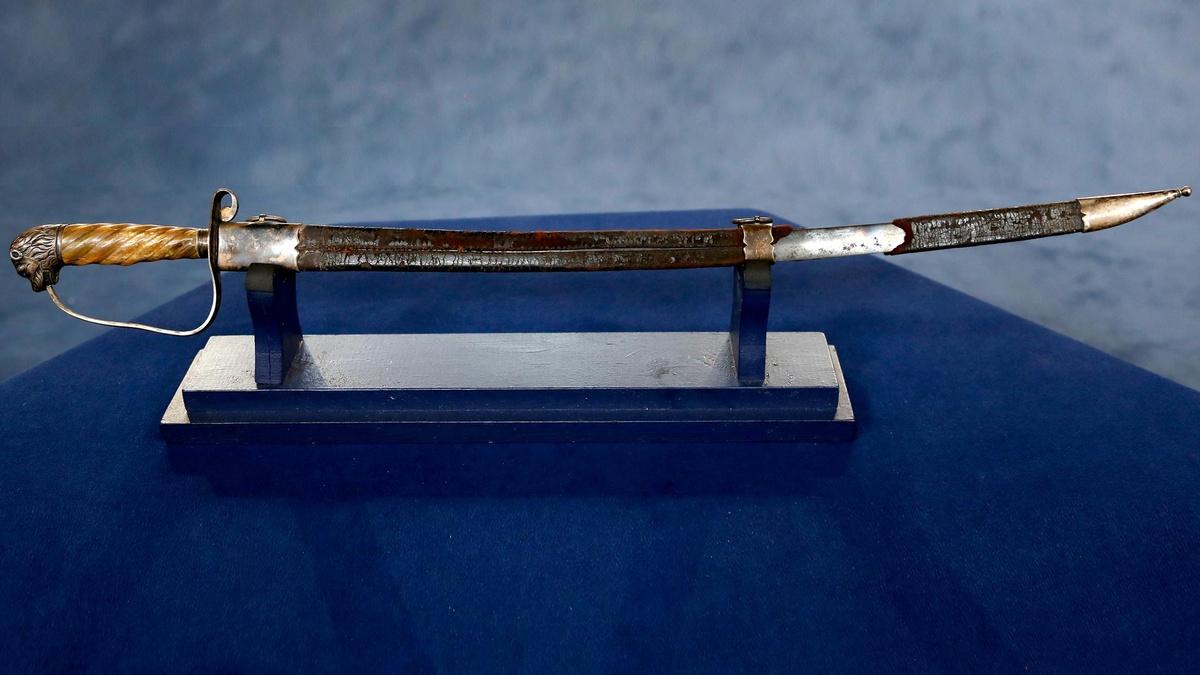 Appraisal: Silver-Mounted Revolutionary War Sword | Antiques Roadshow ...