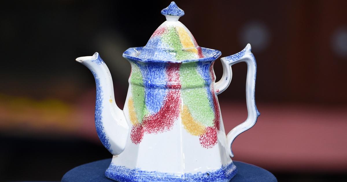 Antiques Roadshow | Appraisal: British Rainbow Spatterware Pot, ca ...