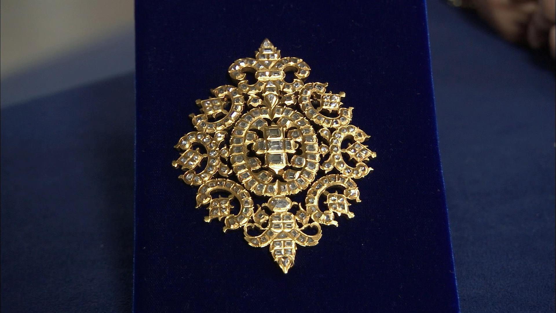 Appraisal: 18th-Century Diamond & Gold Badge | Antiques Roadshow ...