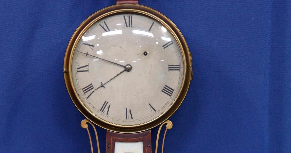 Antiques Roadshow | Appraisal: Simon Willard Banjo Clock, ca. 1805 ...