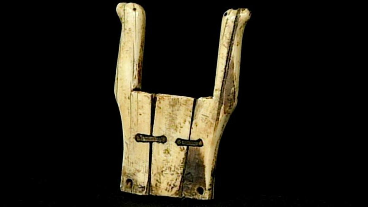 Appraisal: Late 19th C. Yup'ik Harpoon Rest | Antiques Roadshow ...