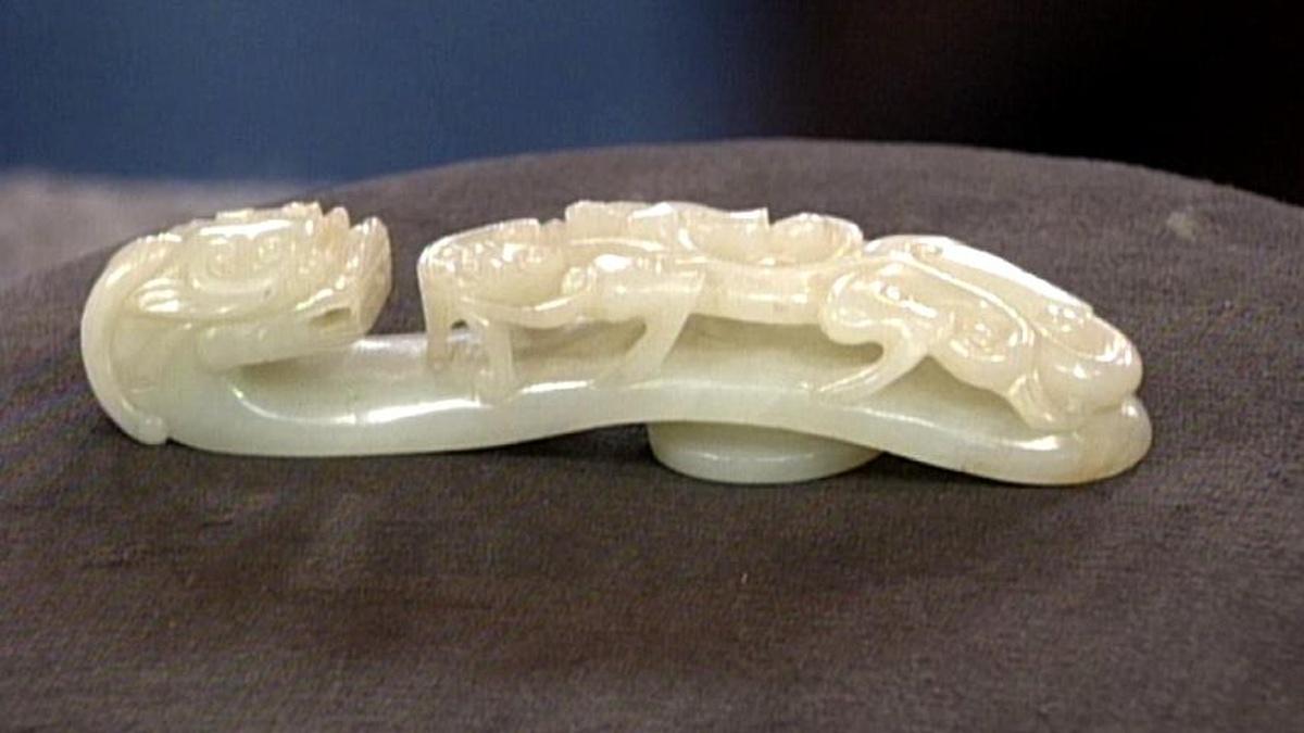 Appraisal: 18th C. Chinese Jade Belt Hook | Antiques Roadshow ...
