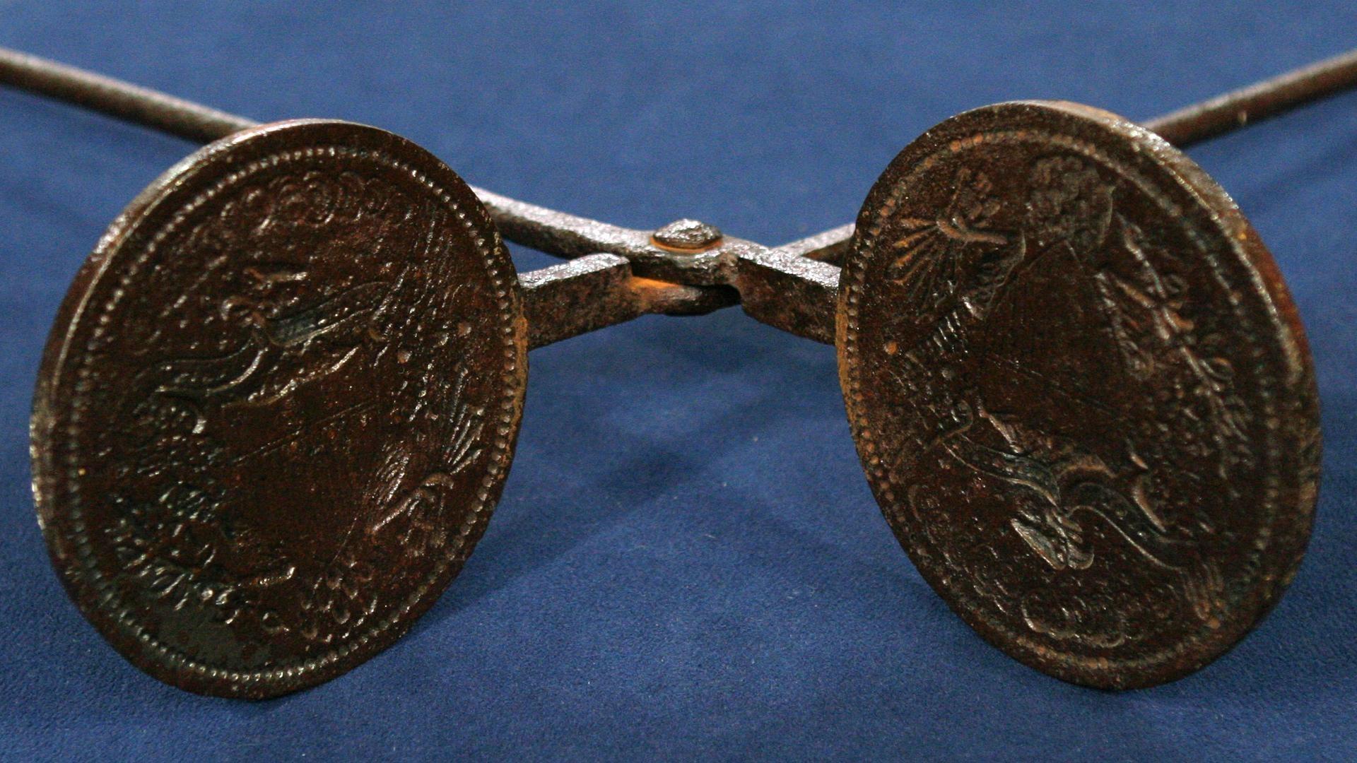 Appraisal: American Wafer Iron, ca. 1812 | Antiques Roadshow | THIRTEEN ...