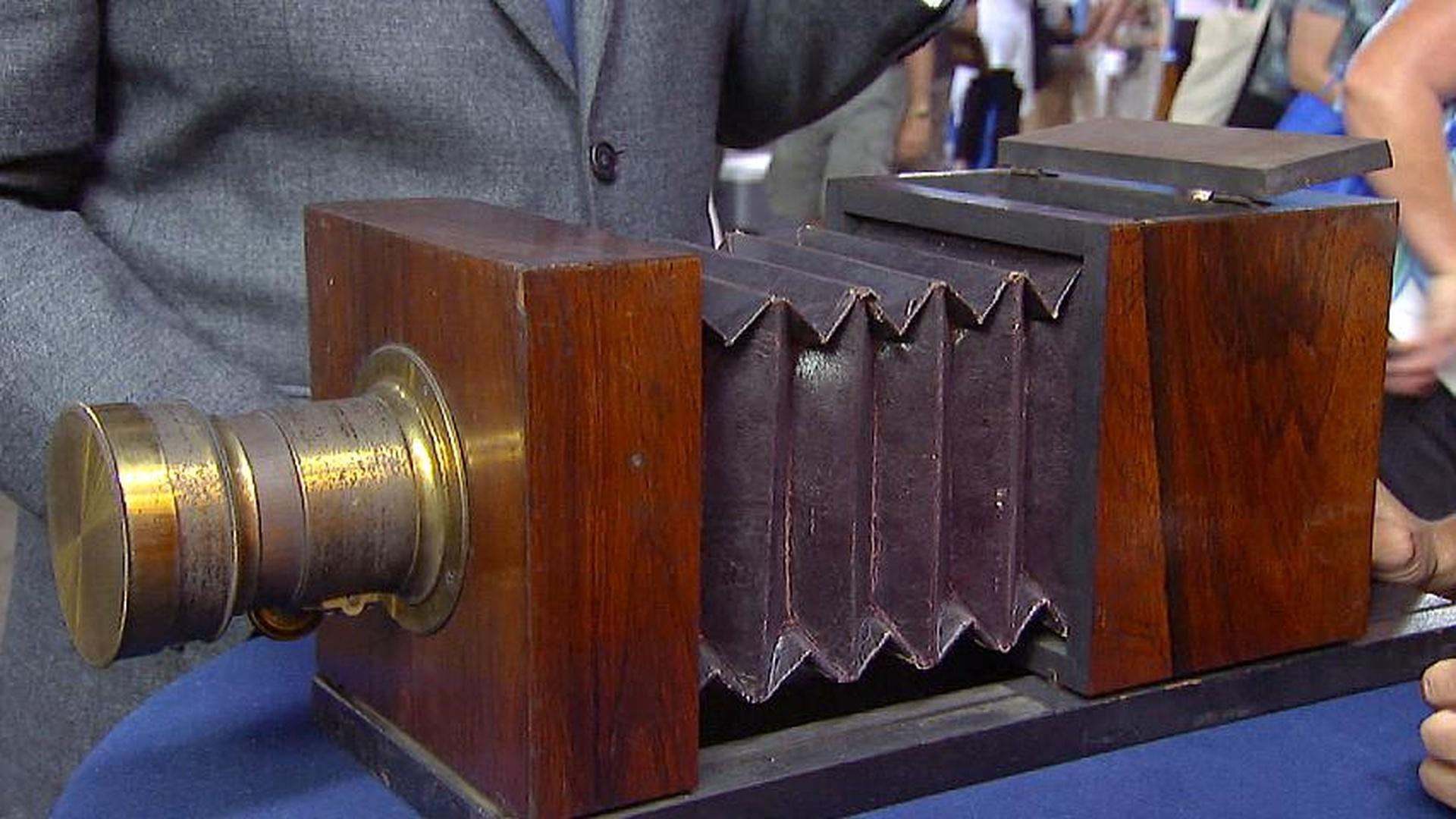 Appraisal: Lewis Daguerreotype Camera, ca. 1850 | Antiques Roadshow ...