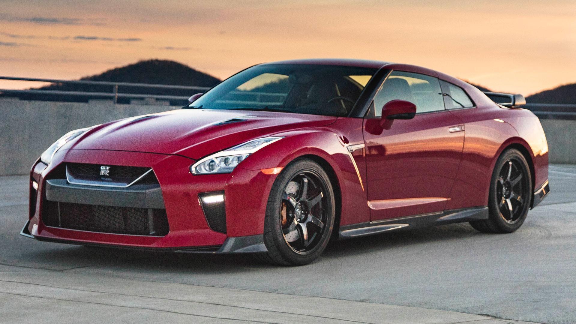 2017 Nissan GT-R Track Edition & 2017 Honda CR-V | MotorWeek | WLIW